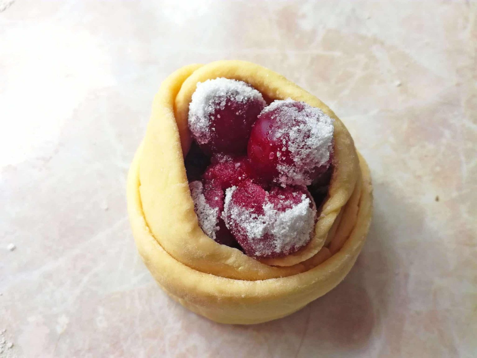 Buns with cherries | Ukrainian recipes
