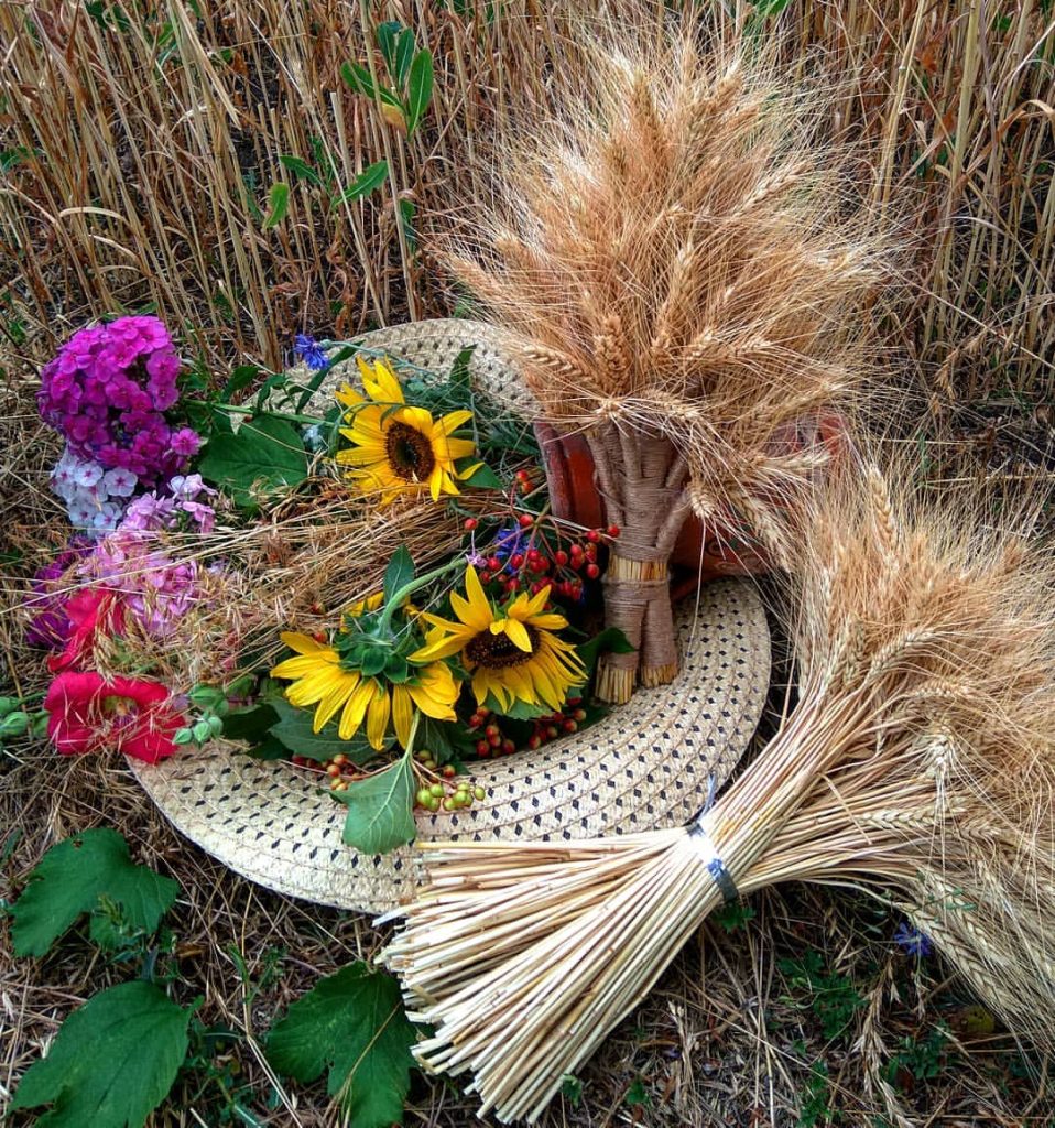 Diduch - Ukrainian Christmas decor | Ukrainian recipes